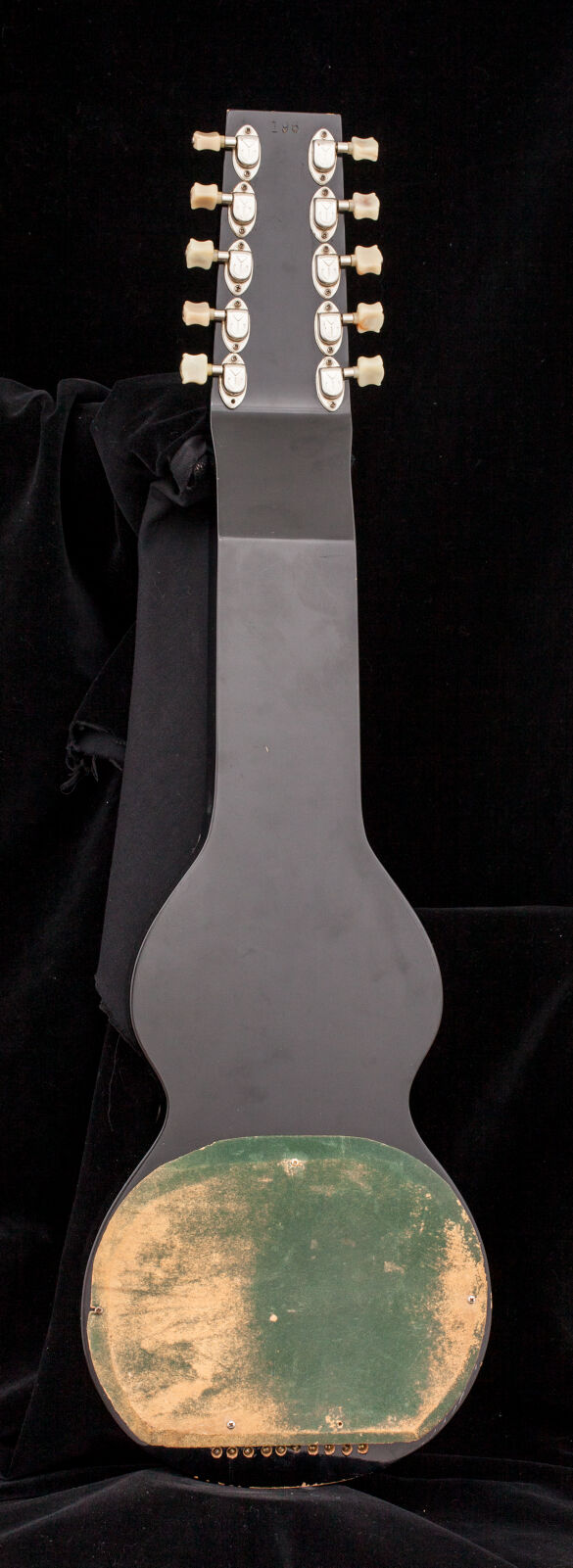 Epiphone Eharp-Lap Model Guitar | Digital Collections at the University ...